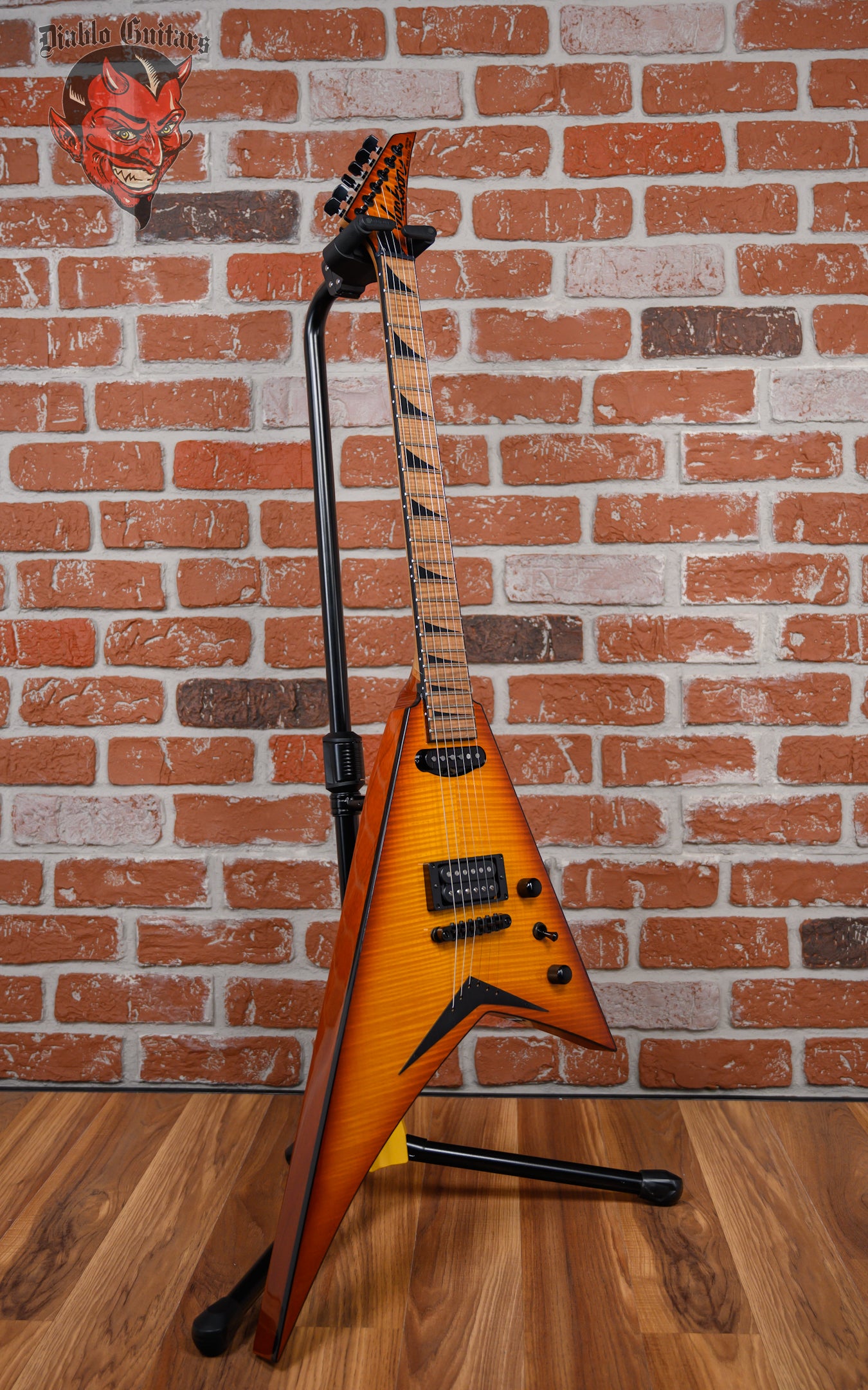 Jackson USA Custom Shop RR1 HS TOM Rhoads Flame Maple Slab Top Amber L – Diablo Guitars