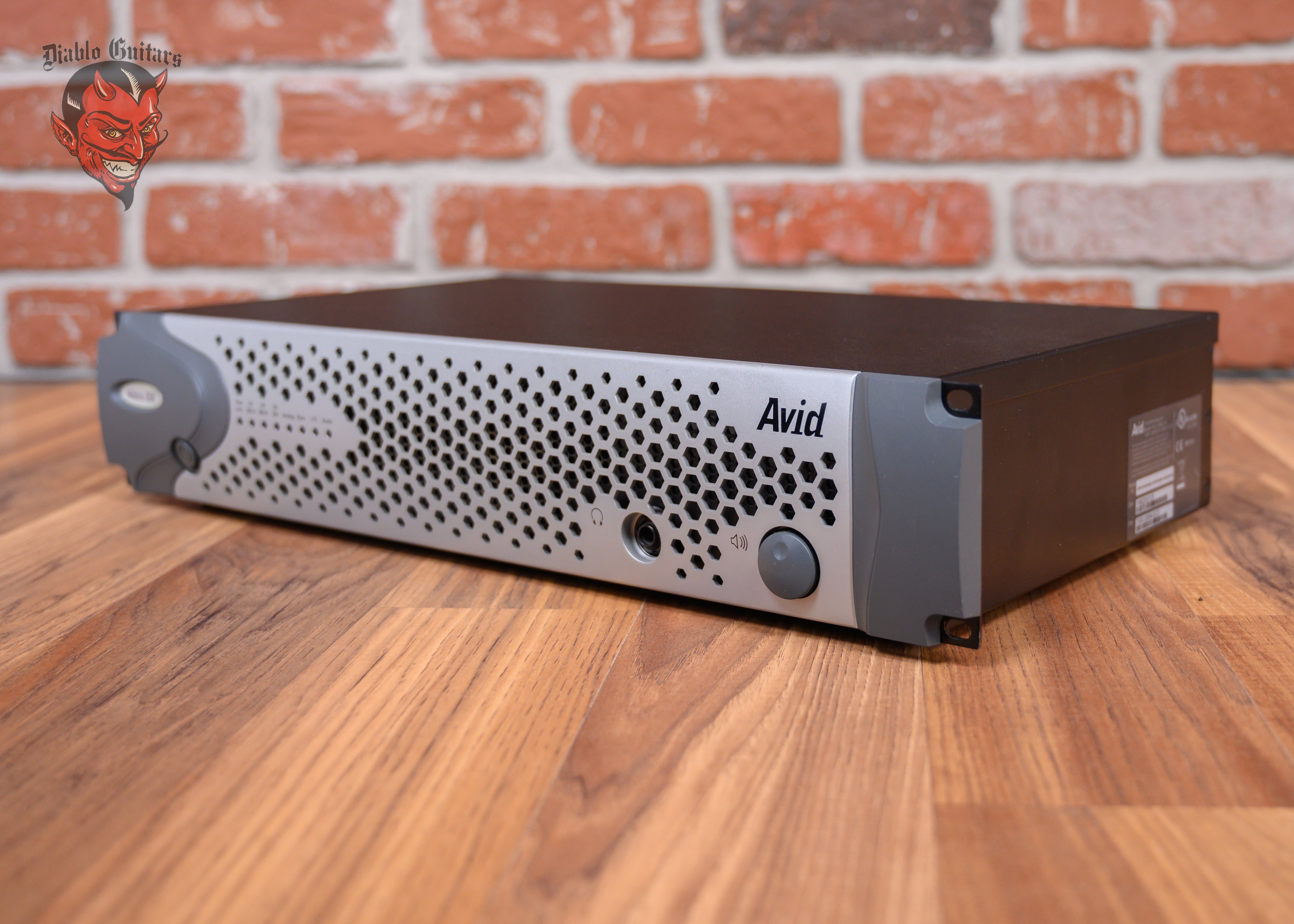 Avid Nitris DX – Diablo Guitars