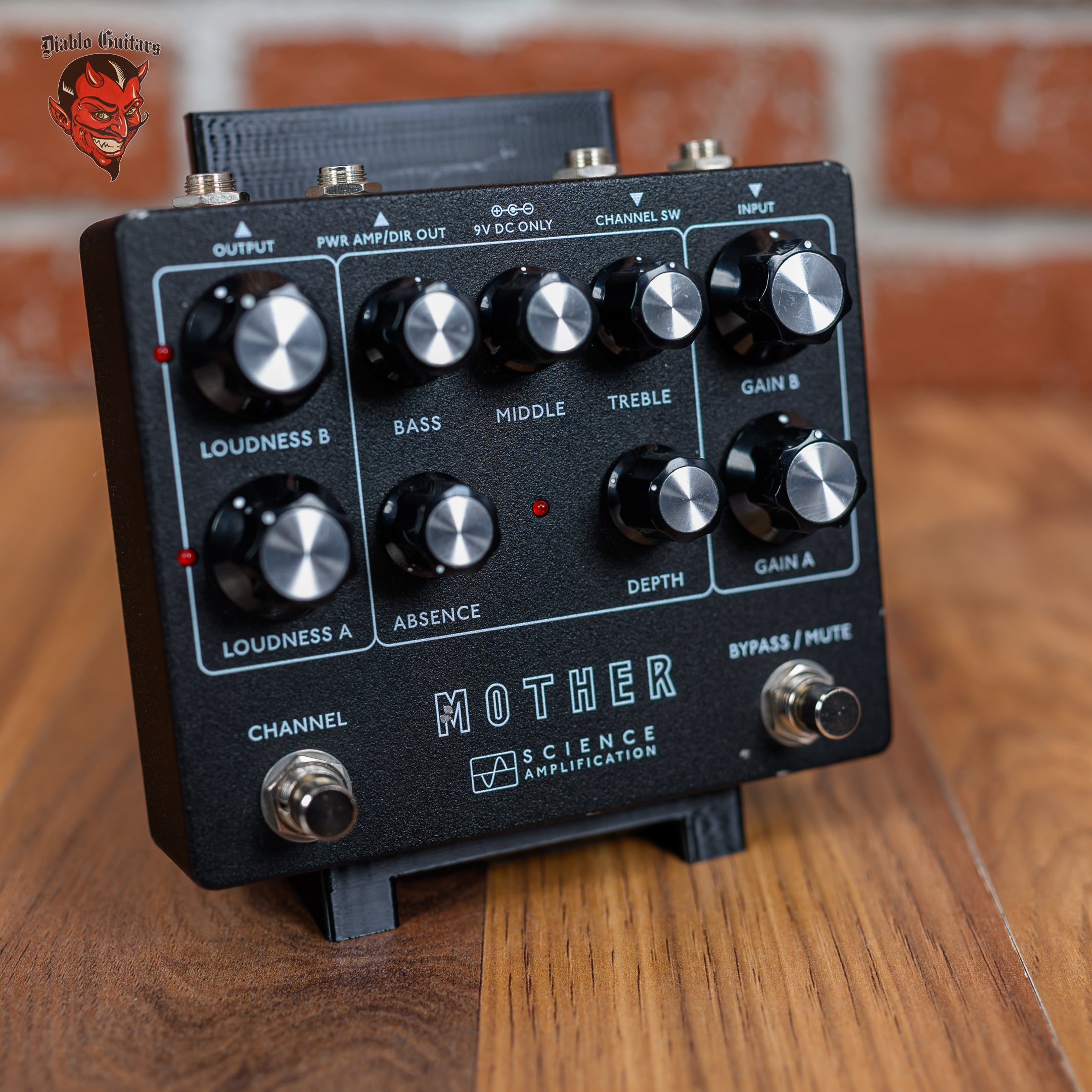 Science Amplification Mother Preamp Pedal – Diablo Guitars