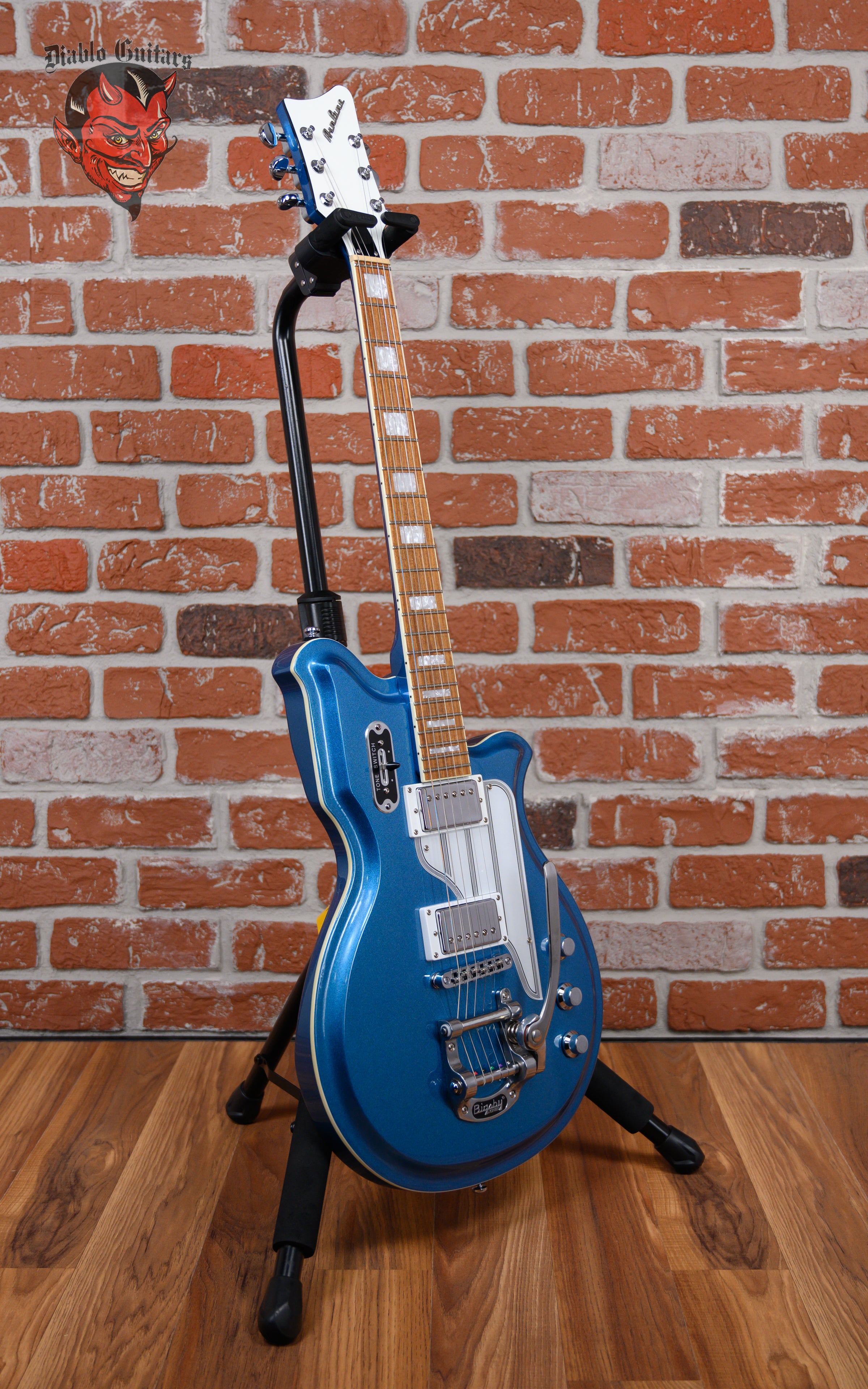 Airline MAP DLX Metallic Blue 2018 w/Gigbag – Diablo Guitars