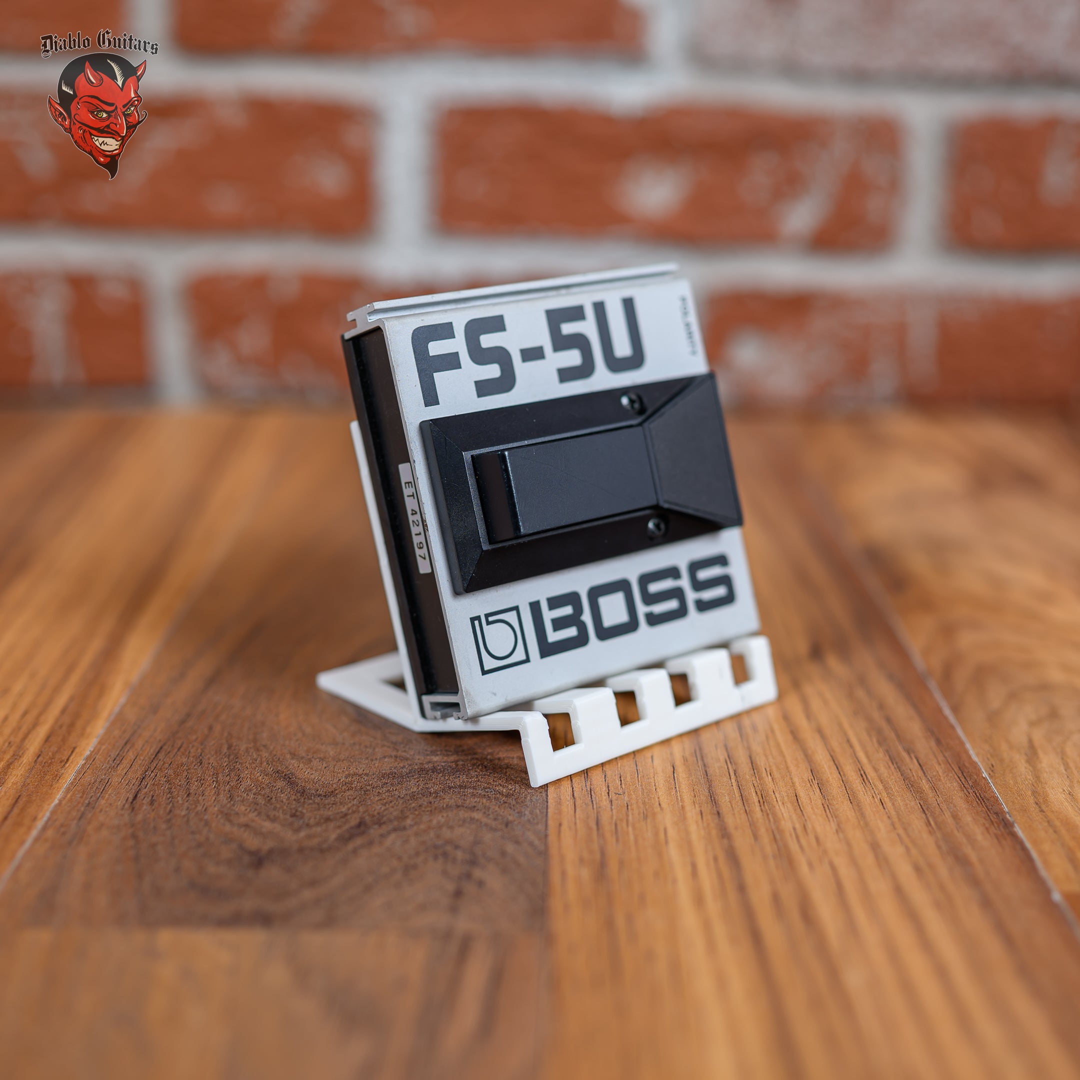 Boss FS-5U Non-latching Footswitch Silver – Diablo Guitars